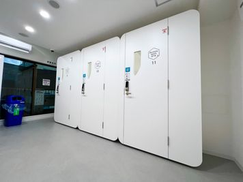 【RemoteworkBOX 西新宿Aビル店】を予約 (¥352~)｜インスタベース