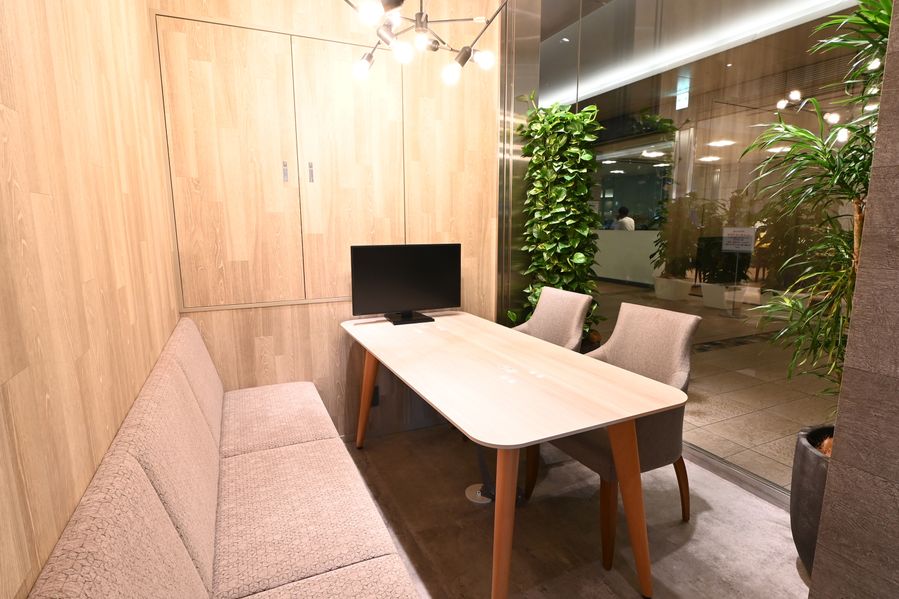 【H¹T Lab (新宿野村ビルB1F)（サテライト型シェアオフィス）】を予約 (¥2,640~)｜インスタベース